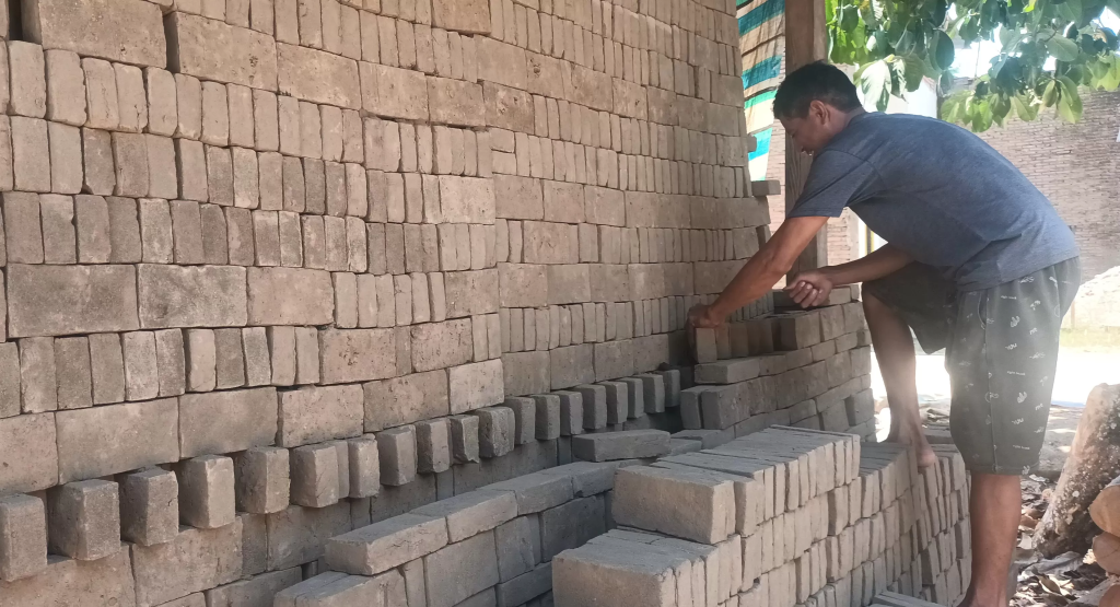 Ini KBLI Usaha Batu Bata yang Benar, Jangan Salah Pilih!